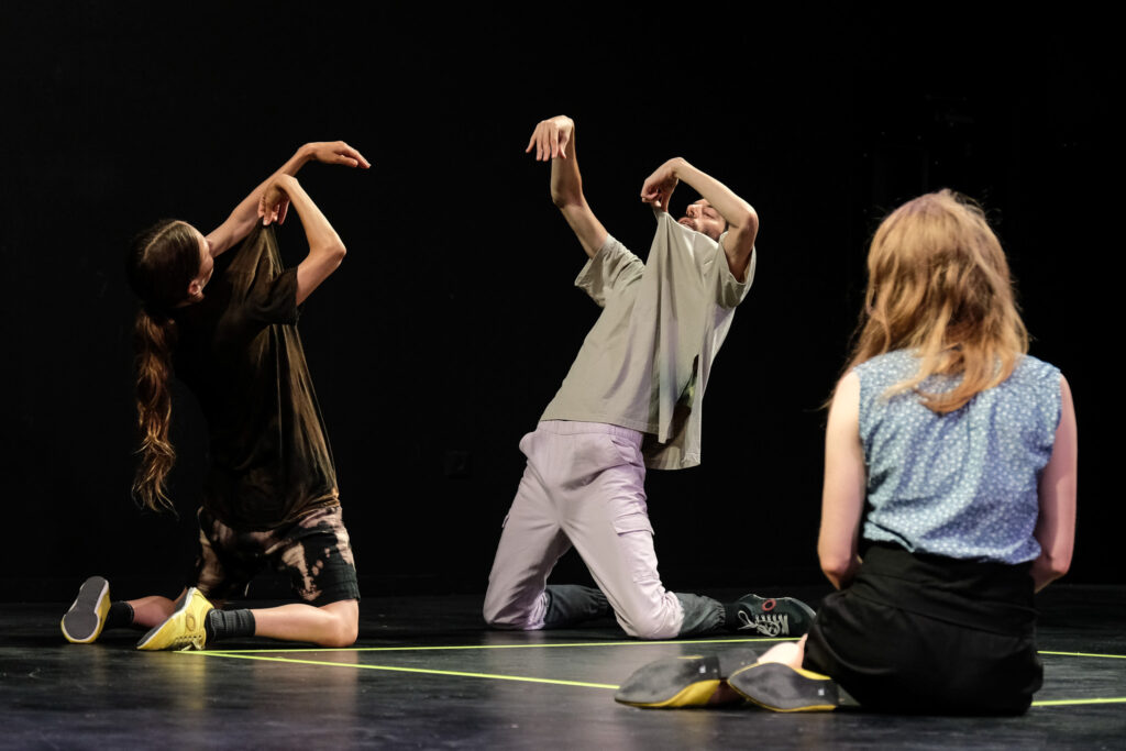 Index - Yasmeen Godder